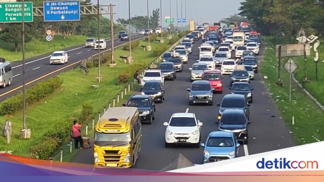 Tol Cipali Macet Panjang, Pemudik Terjebak Kemacetan Berjam-jam