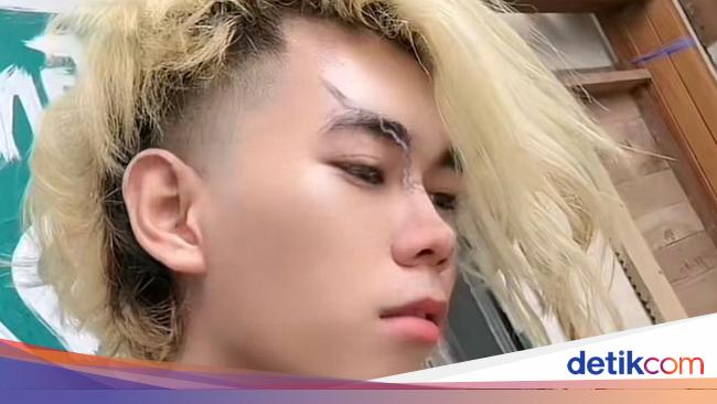 Alif Si Dilan KW yang Viral karena Rambut Cepmek Kini Jadi Ceprang, Apa ... Alif Si Dilan KW yang Viral karena Rambut Cepmek Kini Jadi Ceprang, Apa ...