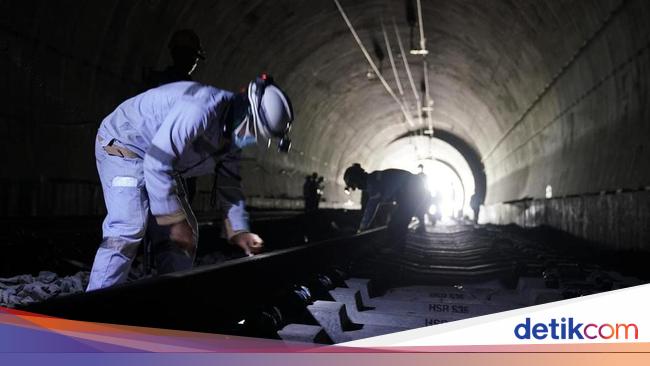 Pastikan Pemasangan Presisi, Rel Kereta Cepat Dilakukan Fine Adjustment