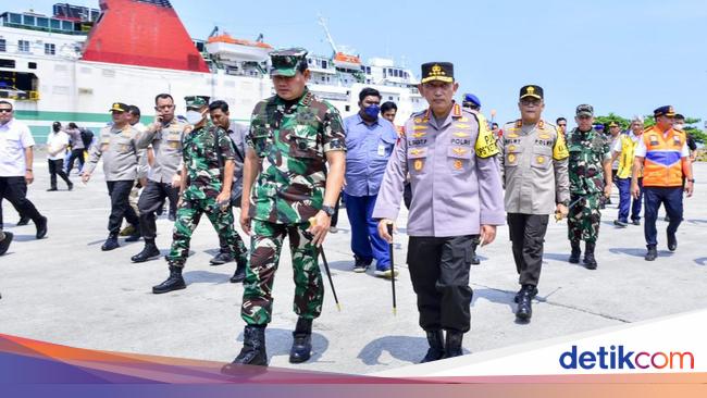 Kapolri Cek Arus Mudik di Bakauheni: Tahun Ini Tak Terjadi Antrean