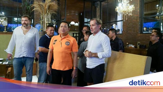 Ke Kampung Rusia di Bali, Bamsoet Dorong Wisata Turis Digital Nomad Ke Kampung Rusia di Bali, Bamsoet Dorong Wisata Turis Digital Nomad