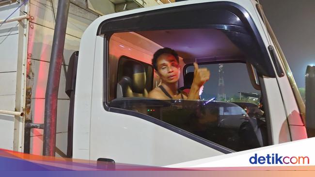 Realita Sopir Truk di Indonesia: Bisa Nyetir tapi Nggak Paham Teknologi