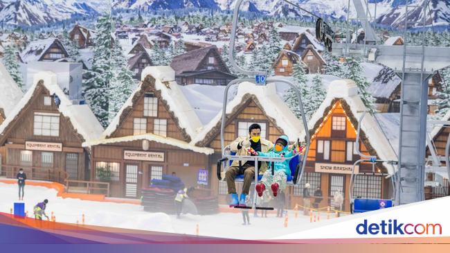 Mau Naik Kereta Gantung Seperti di Swiss? di Trans Snow World Makassar Ada!