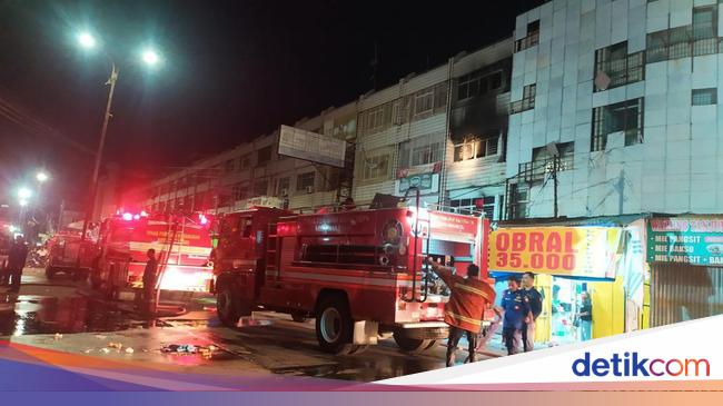 Ruko Tekstil di Pasar Sentral Makassar Terbakar, Diduga Dipicu Korsleting