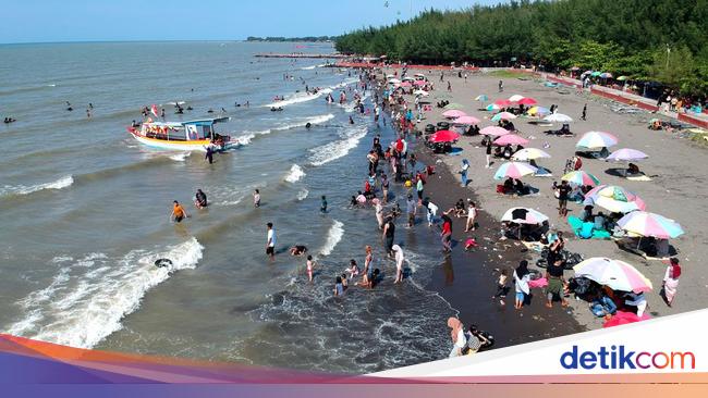 Menikmati Libur Lebaran di Wisata Pantai Utara