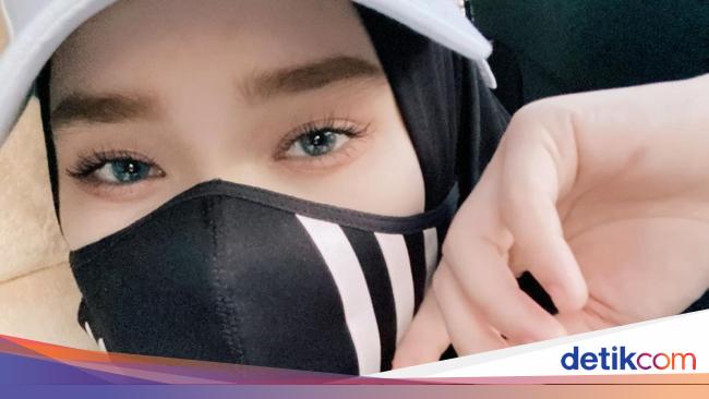 Pesan Menohok Inara Rusli ke Virgoun Usai Digugat Cerai Pesan Menohok Inara Rusli ke Virgoun Usai Digugat Cerai