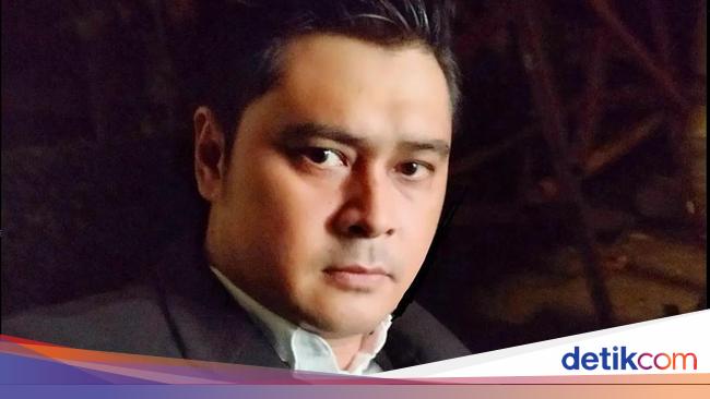 Iqbal Pakula Meninggal, Diduga Sakit Jantung dan Alami Gagal Napas