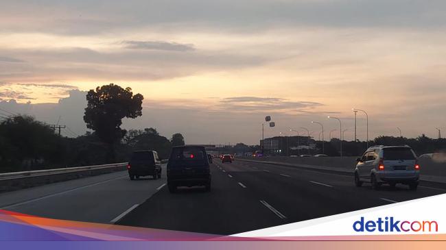 Arus Balik di Tol Cikampek Arah Jakarta Lengang