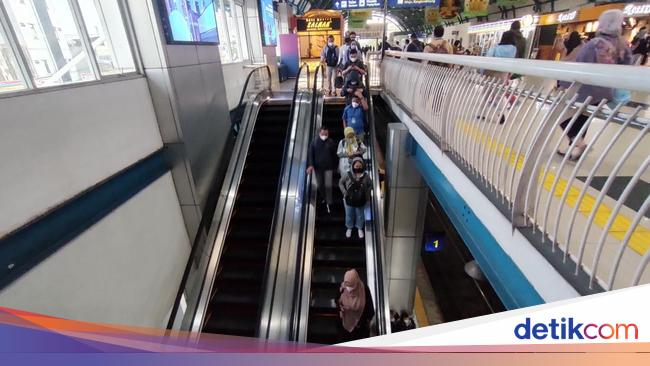 Viral Eskalator Di Stasiun Palmerah Bikin Antrean Dikeluhkan Kerap Mati
