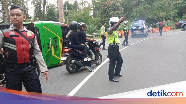 Elf Muat 18 Wisatawan Terguling di Sarangan gegara Rem Blong, 9 Orang Terluka