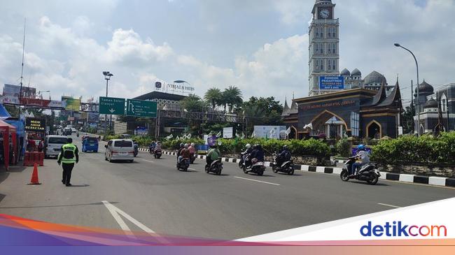 Jalur Menuju Puncak Bogor Ramai Lancar Siang Ini