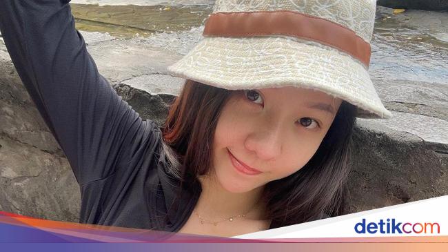 5 Pesona Jena Dammaya yang Dapat Centang Biru dari IG Usai 5 Tahun Berkarier