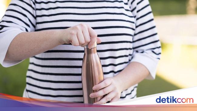 Botol Minum Berbahan Tembaga, Amankah untuk Kesehatan?