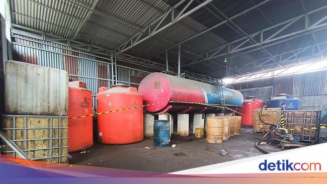 Mengungkap Gudang Solar yang Disebut Warga Milik AKBP Achiruddin Mengungkap Gudang Solar yang Disebut Warga Milik AKBP Achiruddin