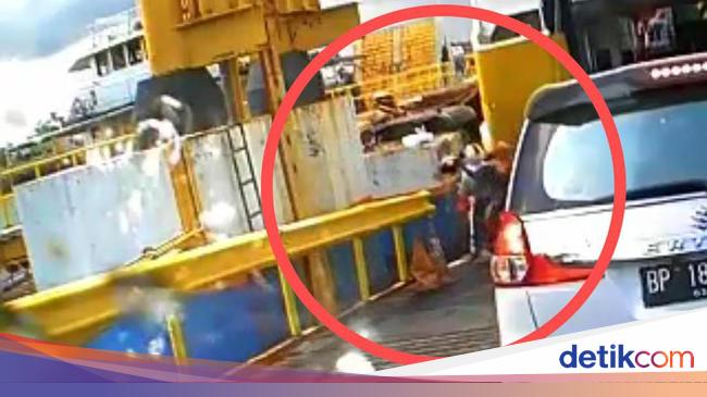 Viral Pemotor Jatuh ke Laut Saat Naik Kapal Roro di Tanjung Uban Kepri