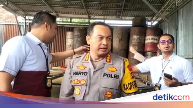 Gudang BBM Ilegal di Sumsel Digerebek, 2,8 Ton Solar Disita!