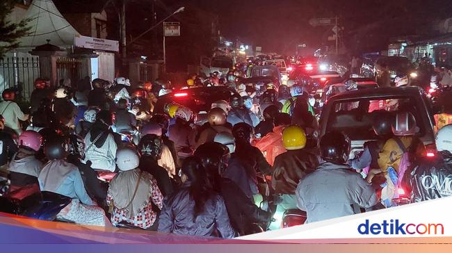 One Way Puncak Arah Jakarta Masih Berlaku Malam Ini, Lalin Macet