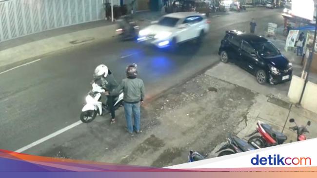 Terekam Cctv Aksi Kilat Pencurian Sepeda Motor Di Ciamis