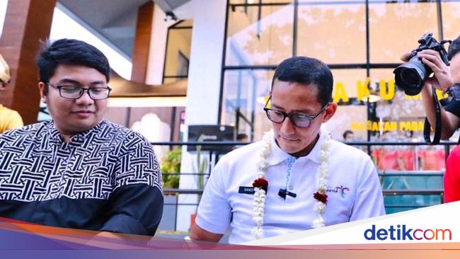 Jubir Tinggalkan Sandi yang Pamit dari Gerindra: Saya Bersama Pak Prabowo Jubir Tinggalkan Sandi yang Pamit dari Gerindra: Saya Bersama Pak Prabowo