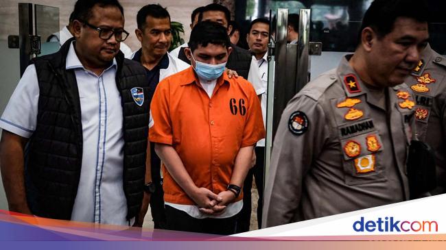 Potret Andi Pangerang Berbaju Tahanan Polisi