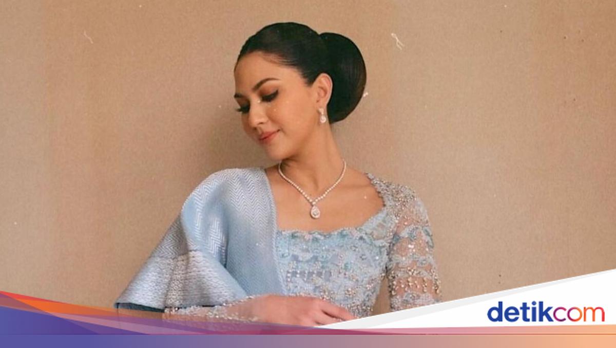 7 Potret Cantik Jessica Mila Berkebaya di Prosesi Adat Batak Jelang Menikah