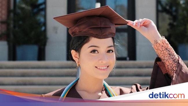 6 Potret Yoriko Angeline yang Lulus Kuliah dengan Predikat Summa Cum Laude