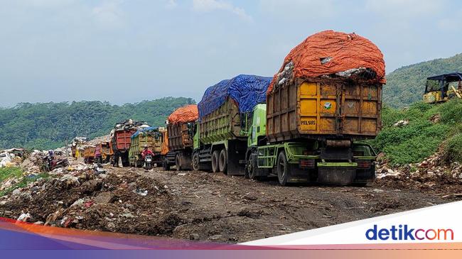 Biang Kerok Tersendatnya Pembuangan Sampah ke TPA Sarimukti