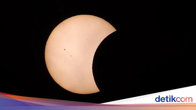 Perbedaan Gerhana Matahari dan Gerhana Bulan: Pengertian dan Jenisnya