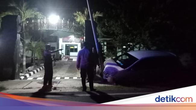 Viral Video Kecelakaan Mobil Usai Tembak-tembakan di Sampang, Ini Faktanya