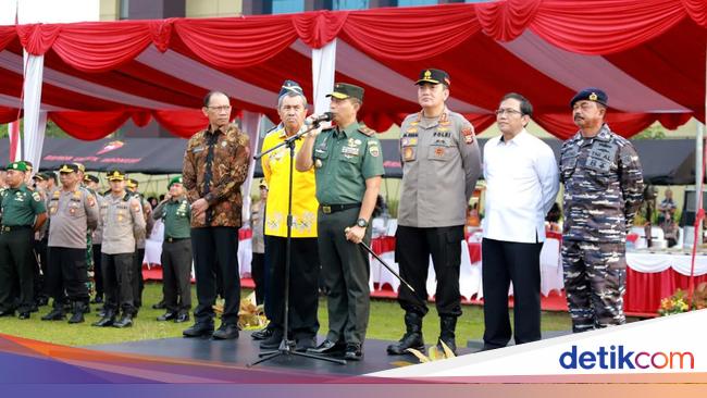 Momen Kebersamaan dan Silaturahmi TNI-Polri Momen Kebersamaan dan Silaturahmi TNI-Polri