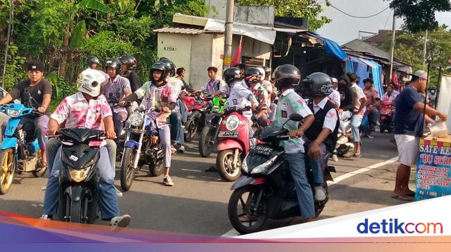Kelulusan Diumumkan Online, Pelajar di Klaten Tetap Konvoi Motor