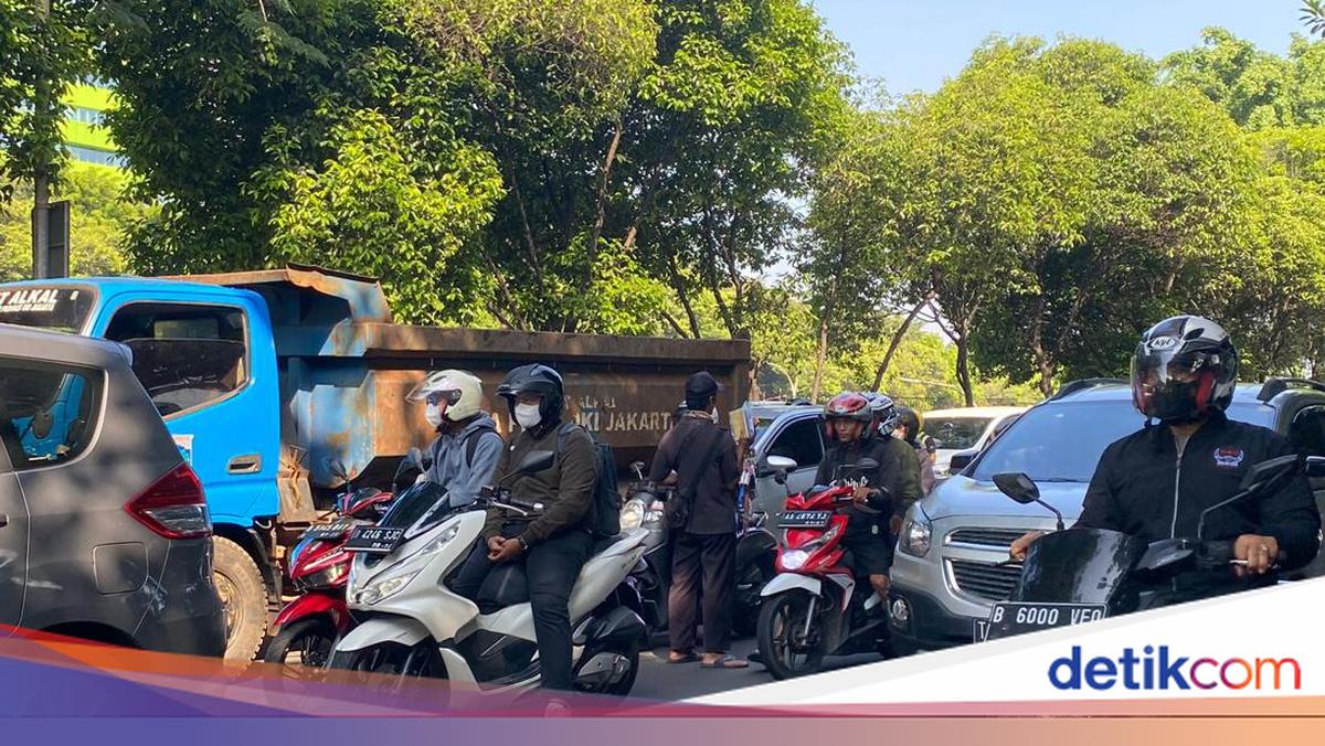 Warga Pesimistis Pemerintah Bisa Atasi Macet di Jl TB Simatupang Jaksel