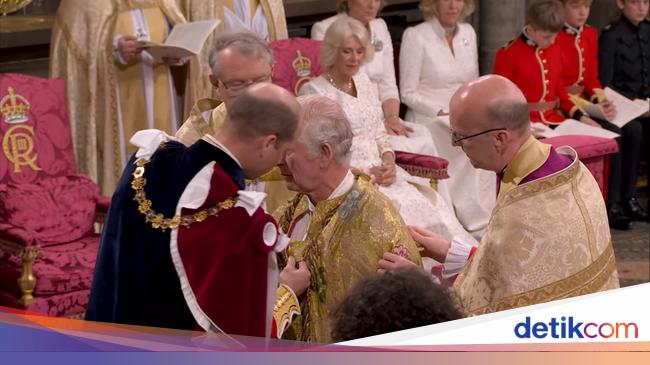 Foto: Detik-detik Raja Charles III Resmi Dinobatkan Sebagai Raja Inggris