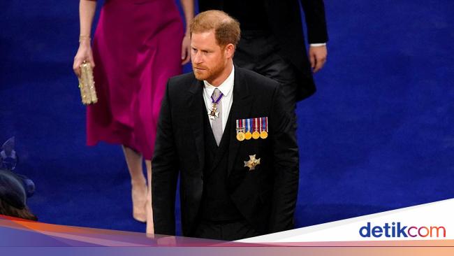 Pangeran Harry Jadi Bangsawan Inggris Pertama Hadiri Ruang Sidang