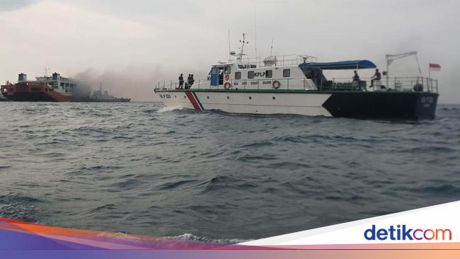 Kemenhub Ungkap Detik-detik Evakuasi Kapal Terbakar di Perairan Merak