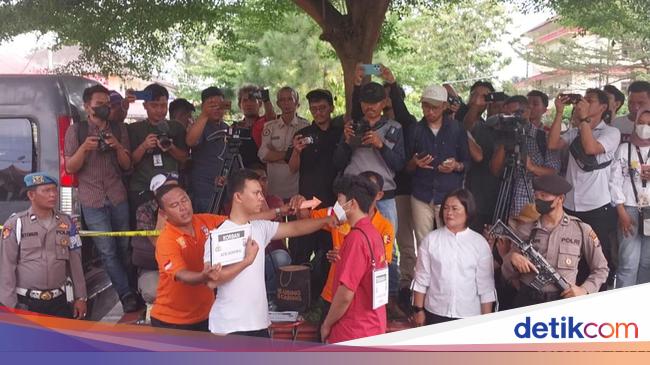 Ken Admiral Sempat Pukul Rahang Aditya Di Depan Rumah Akbp Achiruddin