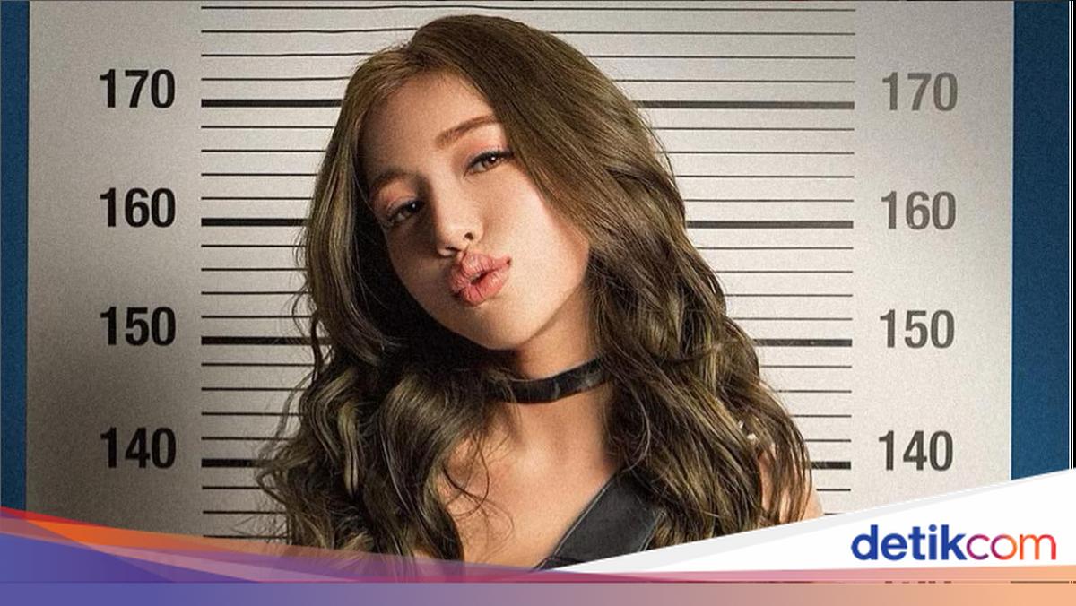 8 Foto Elly Tran Model Seksi yang Dipuja Pria RI Curhat Diselingkuhi Suami