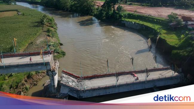 Sungai Meluap, Jembatan Bantuan BNPB Senilai Rp Rp 25,4 M Ambruk