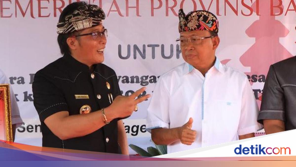 Momen Mesra Giri Prasta dan Koster, dari Pose Jempol hingga Dua Jari