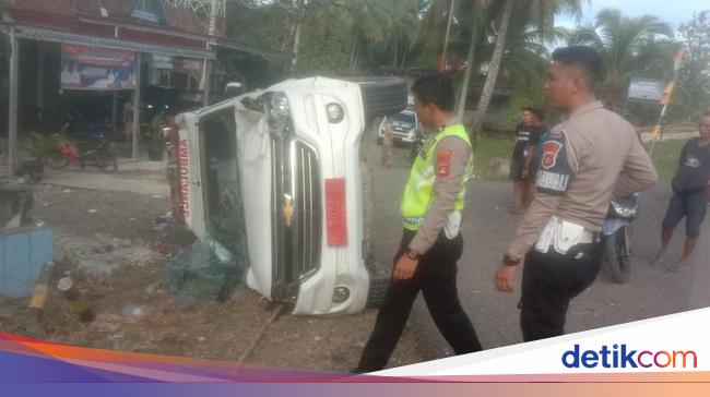 Ambulans Bawa Pasien Tabrak Tiang di Muratara, Nenek 109 Tahun Tewas