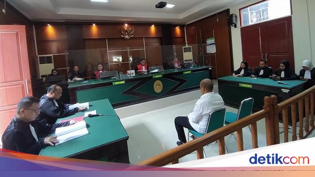 Dhio Pembunuh Sekeluarga di Mertoyudan Dituntut Penjara Seumur Hidup