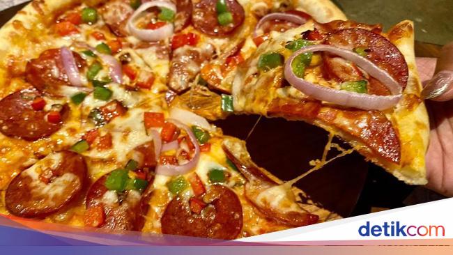 Demo Bar & Bistro : Di Tempat Hangout Keren Ini Ada Nasi Campur Sultan ...