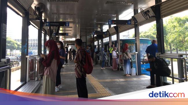 Halte Bundaran Senayan Bakal Ditutup, Pengguna TransJ Beralih Naik Motor