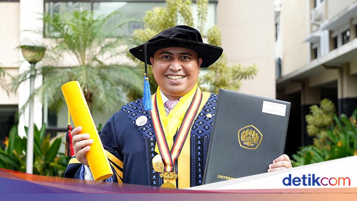 Kisah Koko: 2 Kali Gagal Masuk Unpad, Kini Jadi Wisudawan Doktorat Terbaik