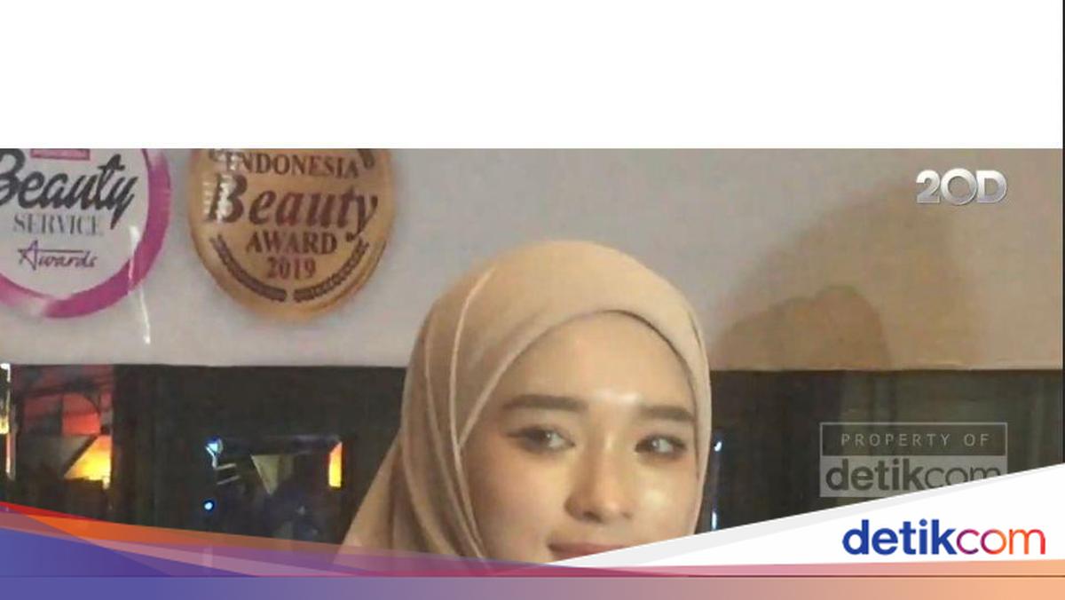Ustaz Derry Sulaiman Minta Netizen Tak Bully Inara Rusli yang Lepas Cadar