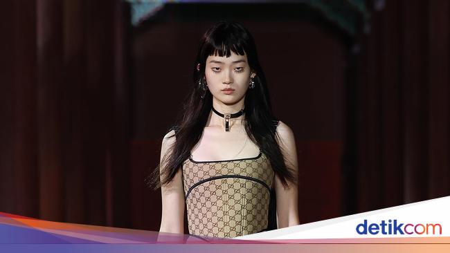 10 Foto Fashion Show Gucci Cruise 2024 Digelar di Istana Gyeongbok, Korea
