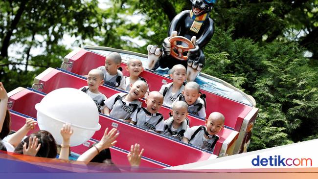 Senangnya Biksu Cilik Saat Bermain di Taman Hiburan Everland Senangnya Biksu Cilik Saat Bermain di Taman Hiburan Everland