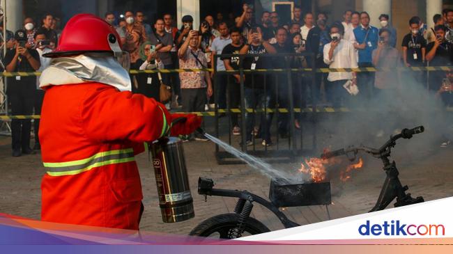 APAR Khusus Kendaraan Listrik