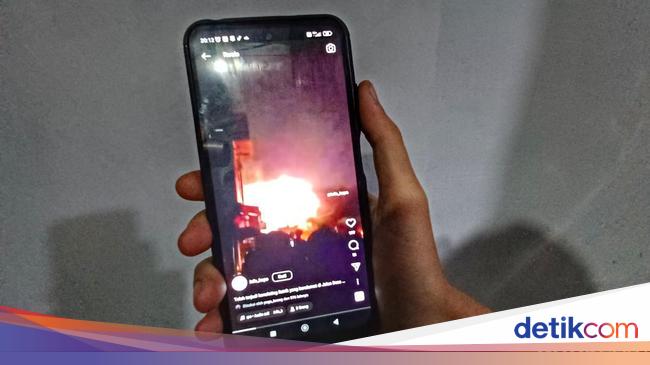 Heboh Percikan Kabel Listrik di Katapang Bandung