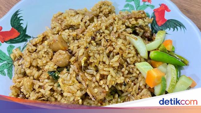 Nasi Goreng Rp 15.000 di Depok Ini Racikan Eks Chef Resto Dimsum